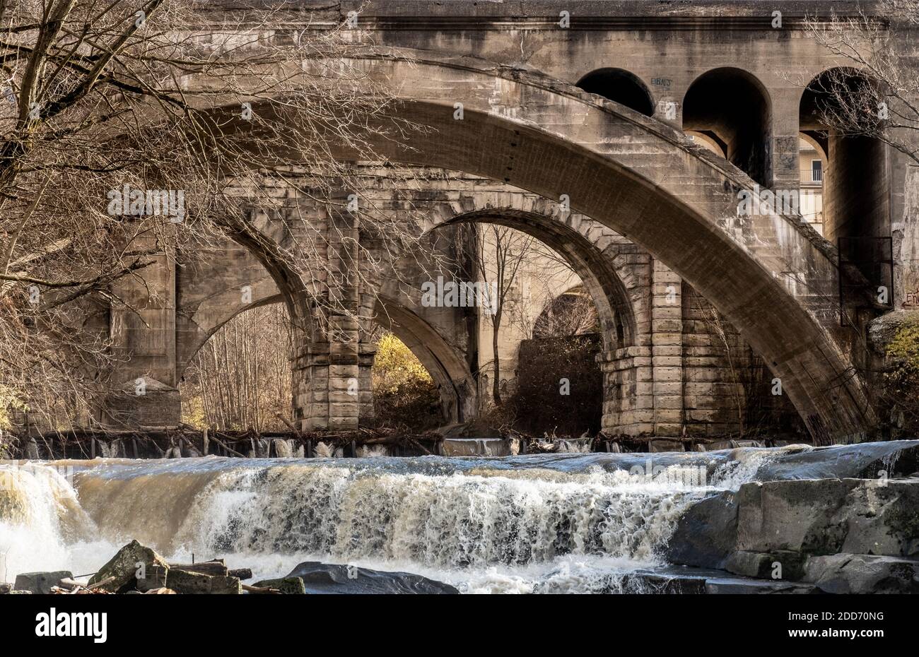 Old concrete bridges hi-res stock photography and images - Alamy