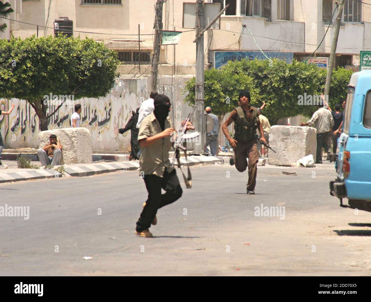 Fatah fighters hi-res stock photography and images - Alamy