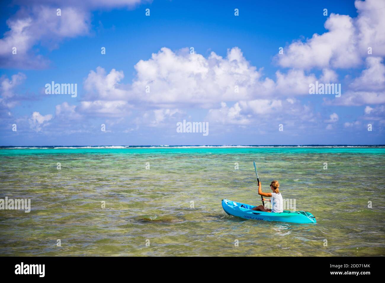 Woman kayaking in Muri, Rarotonga, Cook Islands Stock Photo - Alamy