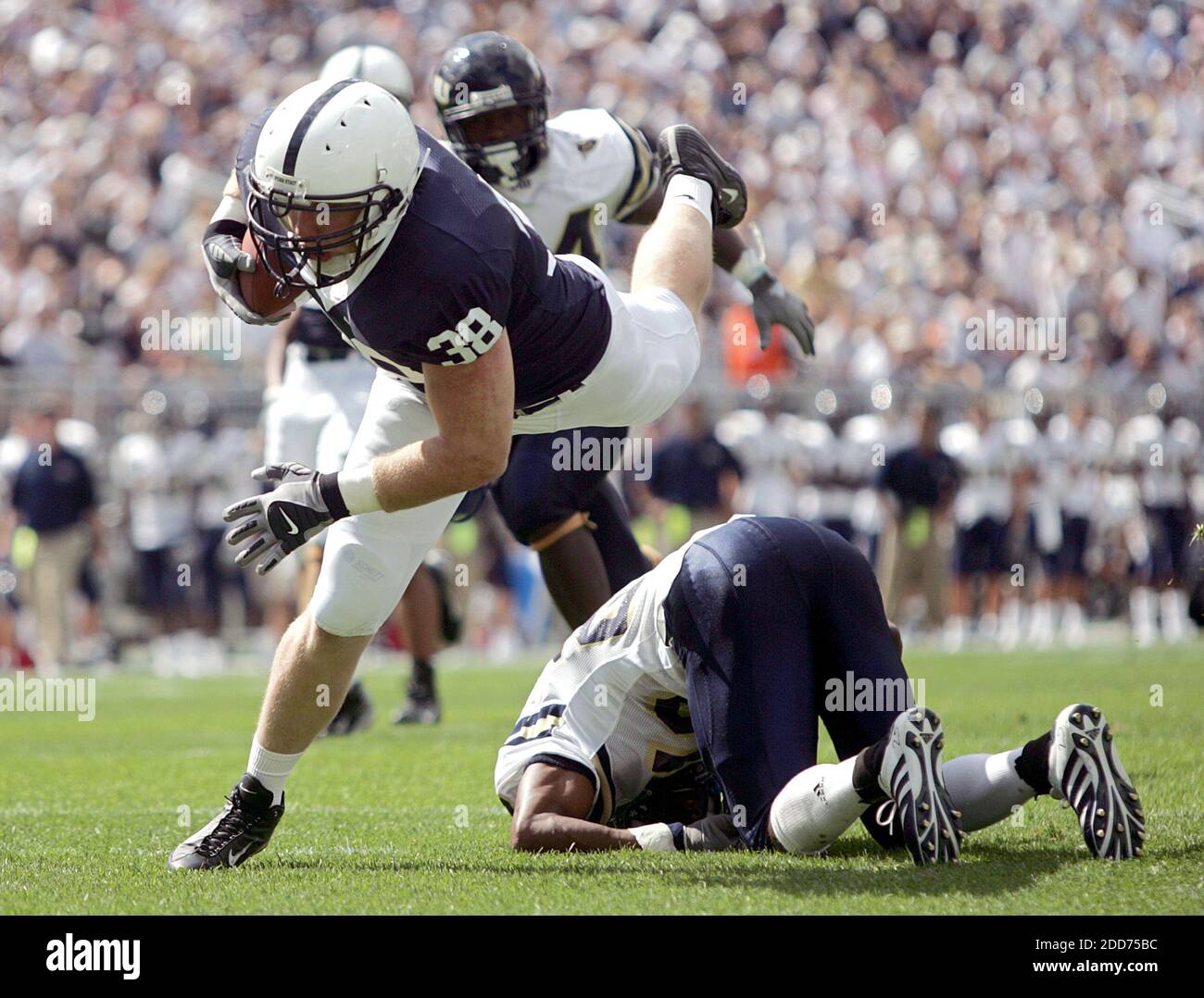 Beaver stadium hi-res stock photography and images - Alamy