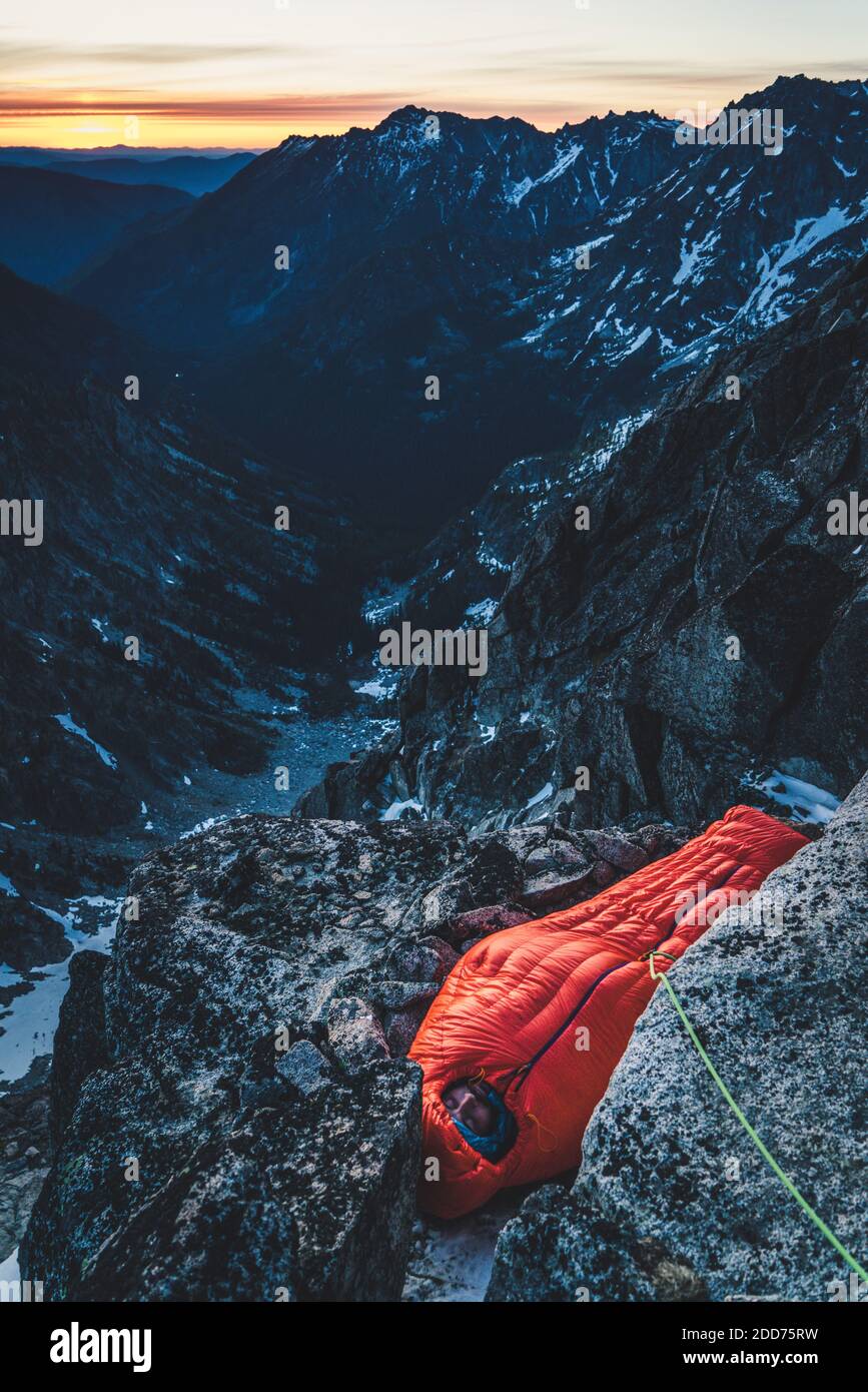 Ledge mountain hi-res stock photography and images - Alamy