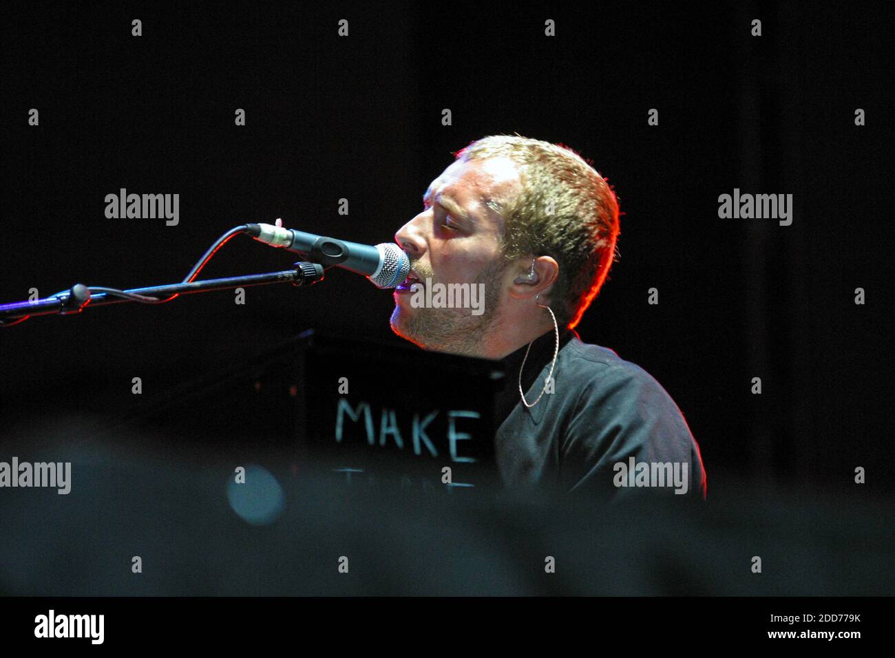 Chris Martin lead singer of Coldplay performing at the V2003 Virgin ...