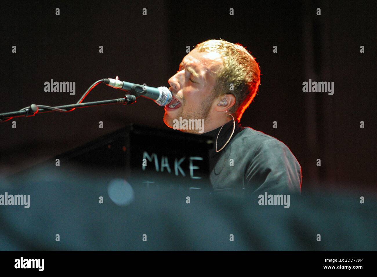 Chris Martin lead singer of Coldplay performing at the V2003 Virgin ...