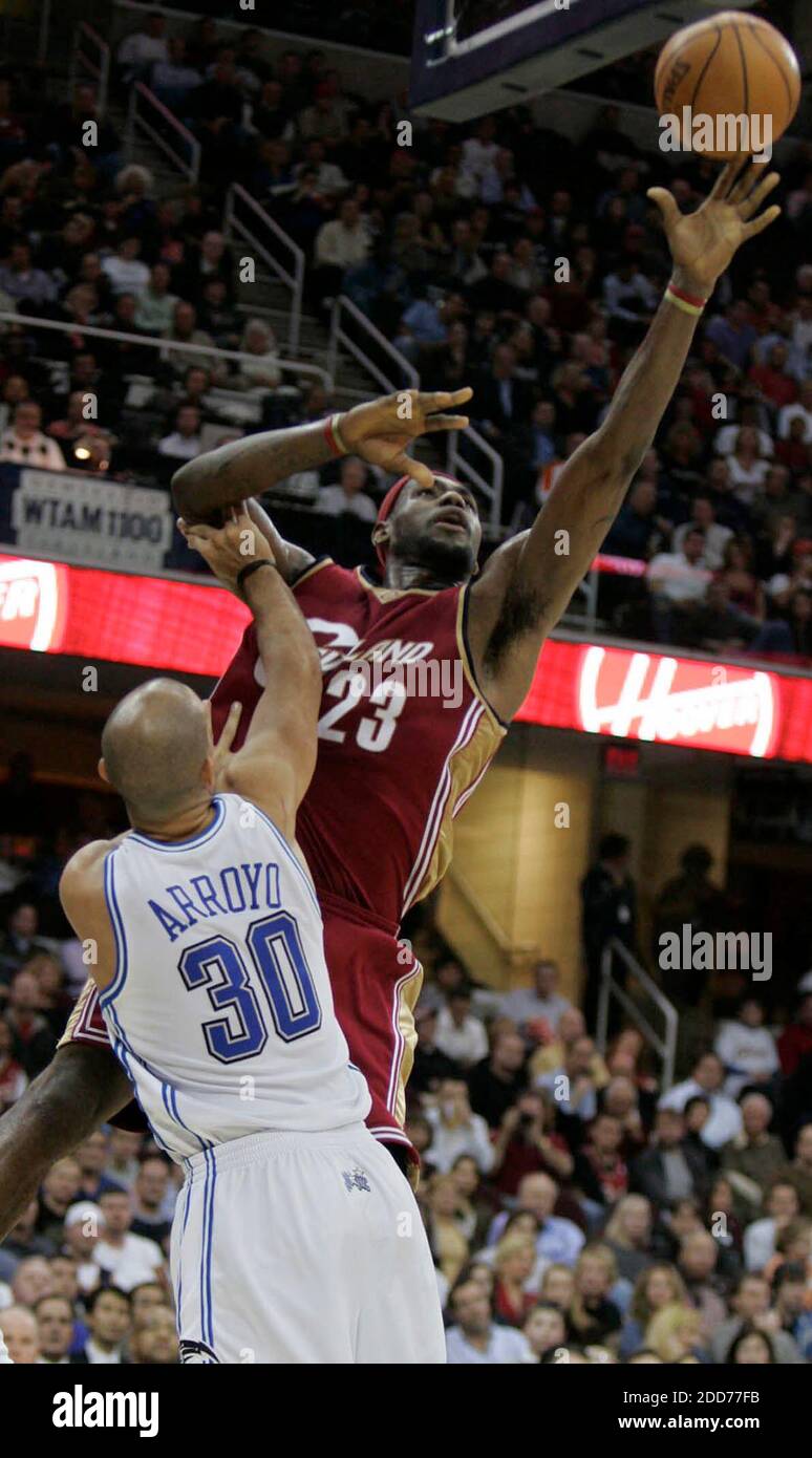 Lebron james cleveland cavaliers 2007 hi-res stock photography and ...