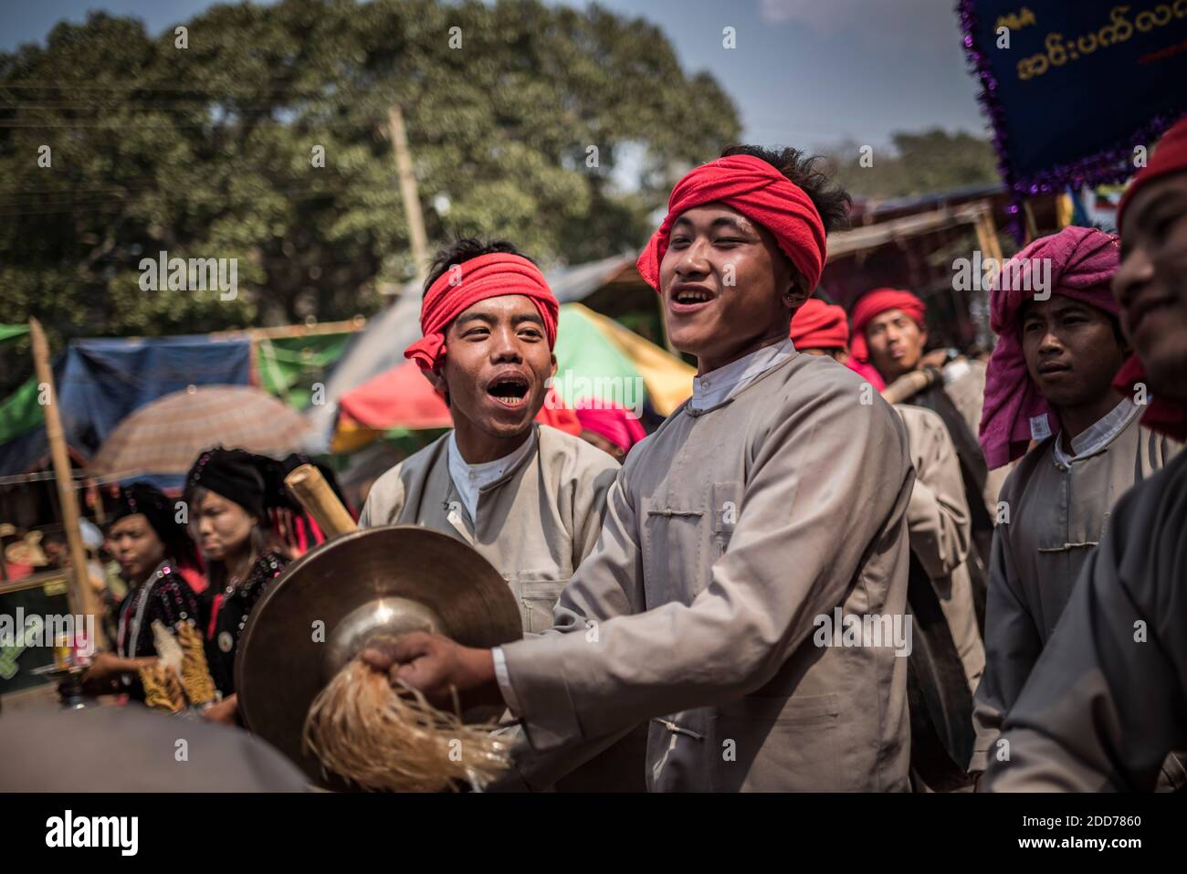 Pindaya Cave Festival, Pindaya, Shan State, Myanmar (Burma Stock Photo ...