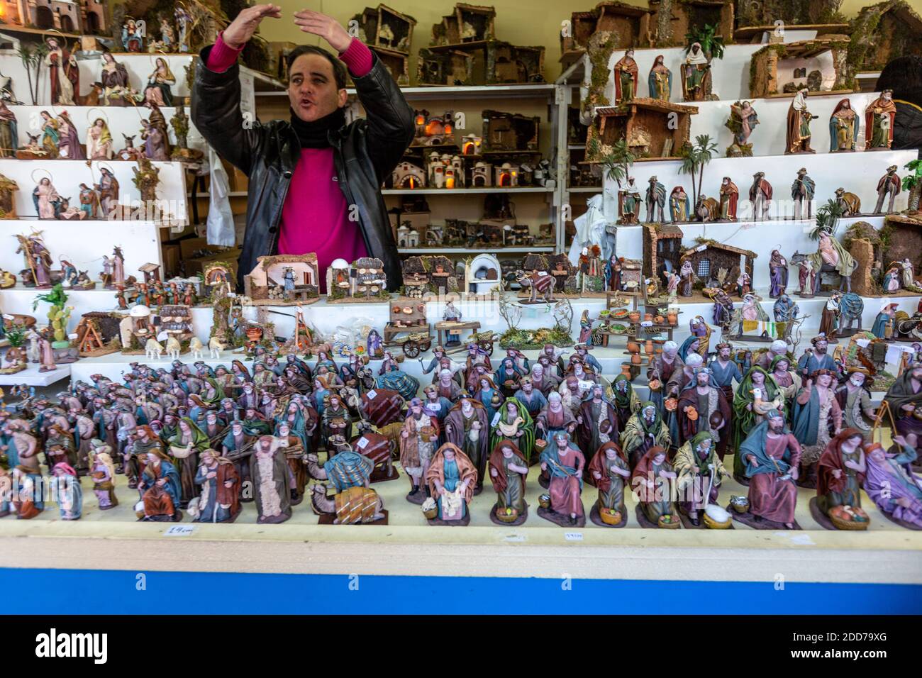 Stand selling belen figures hi-res stock photography and images - Alamy