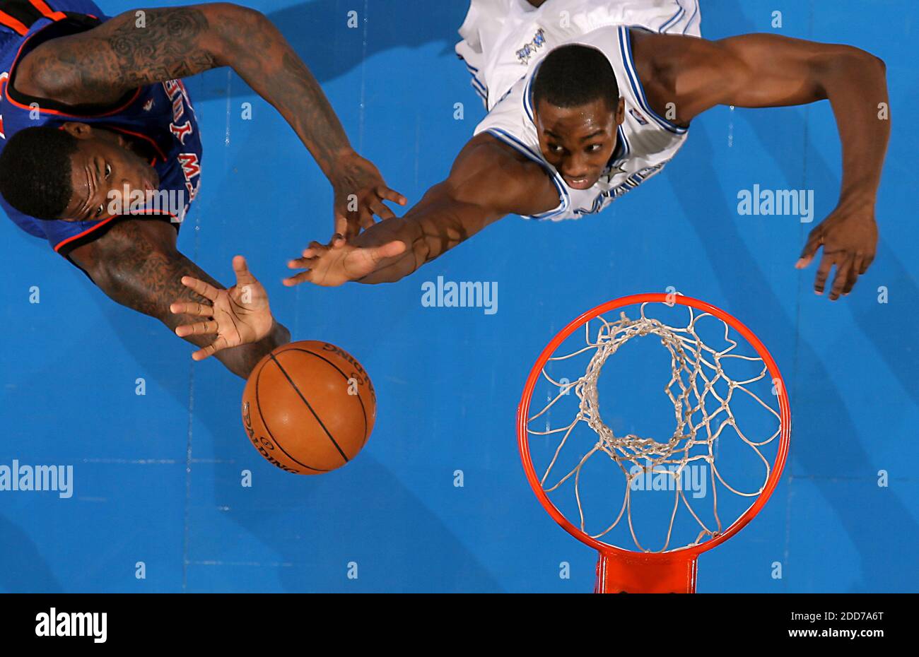 Dwight howard block hi-res stock photography and images - Alamy