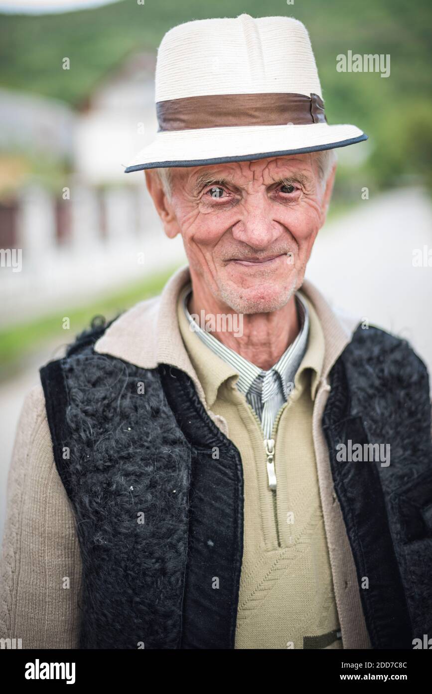 Old romanian men hi-res stock photography and images - Alamy