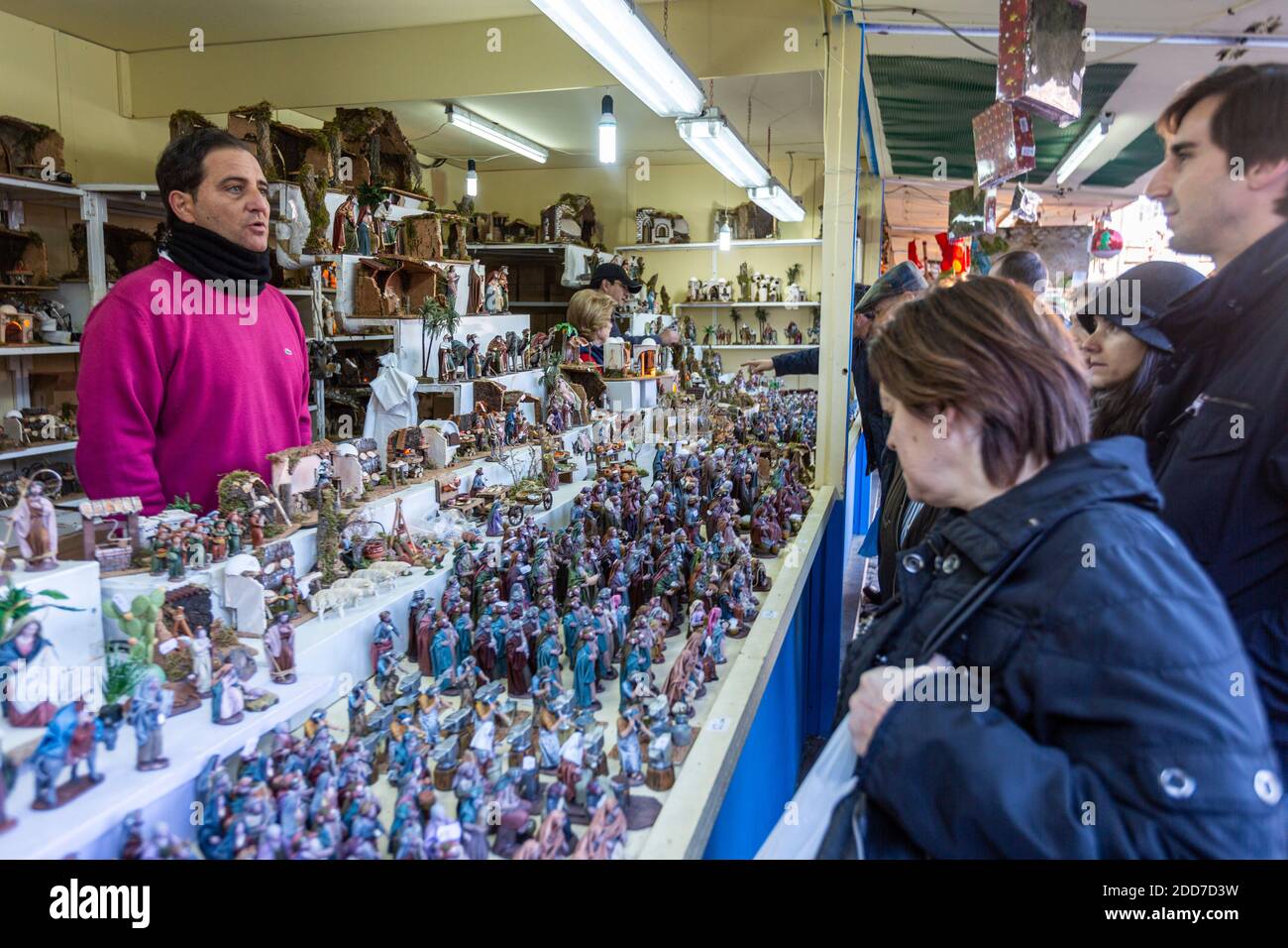 Stand selling belen figures, nativity scenes, in Plaza Mayor, Christmas ...