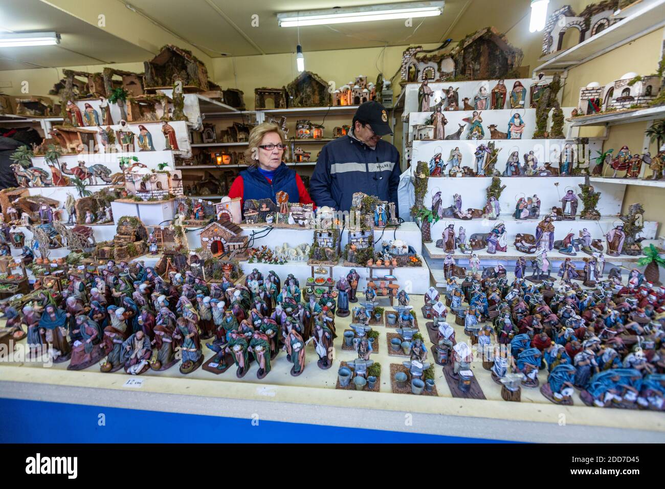 Stand selling belen figures hi-res stock photography and images - Alamy