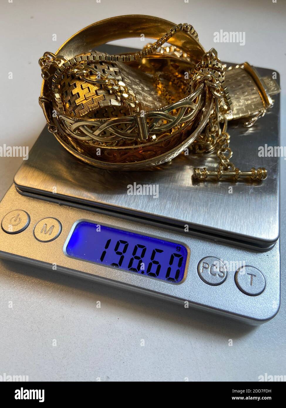 Pawnshop chain hi-res stock photography and images - Alamy