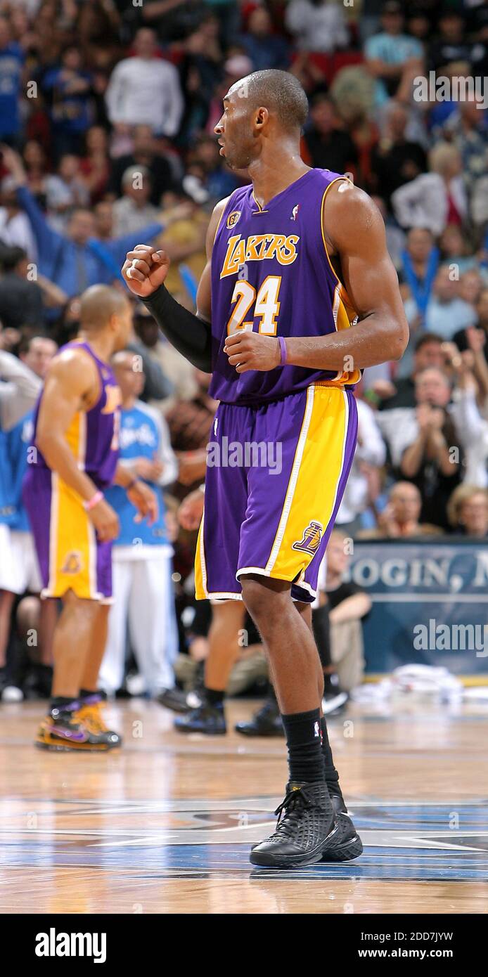 Los angeles lakers kobe bryant 2008 hi-res stock photography and images ...