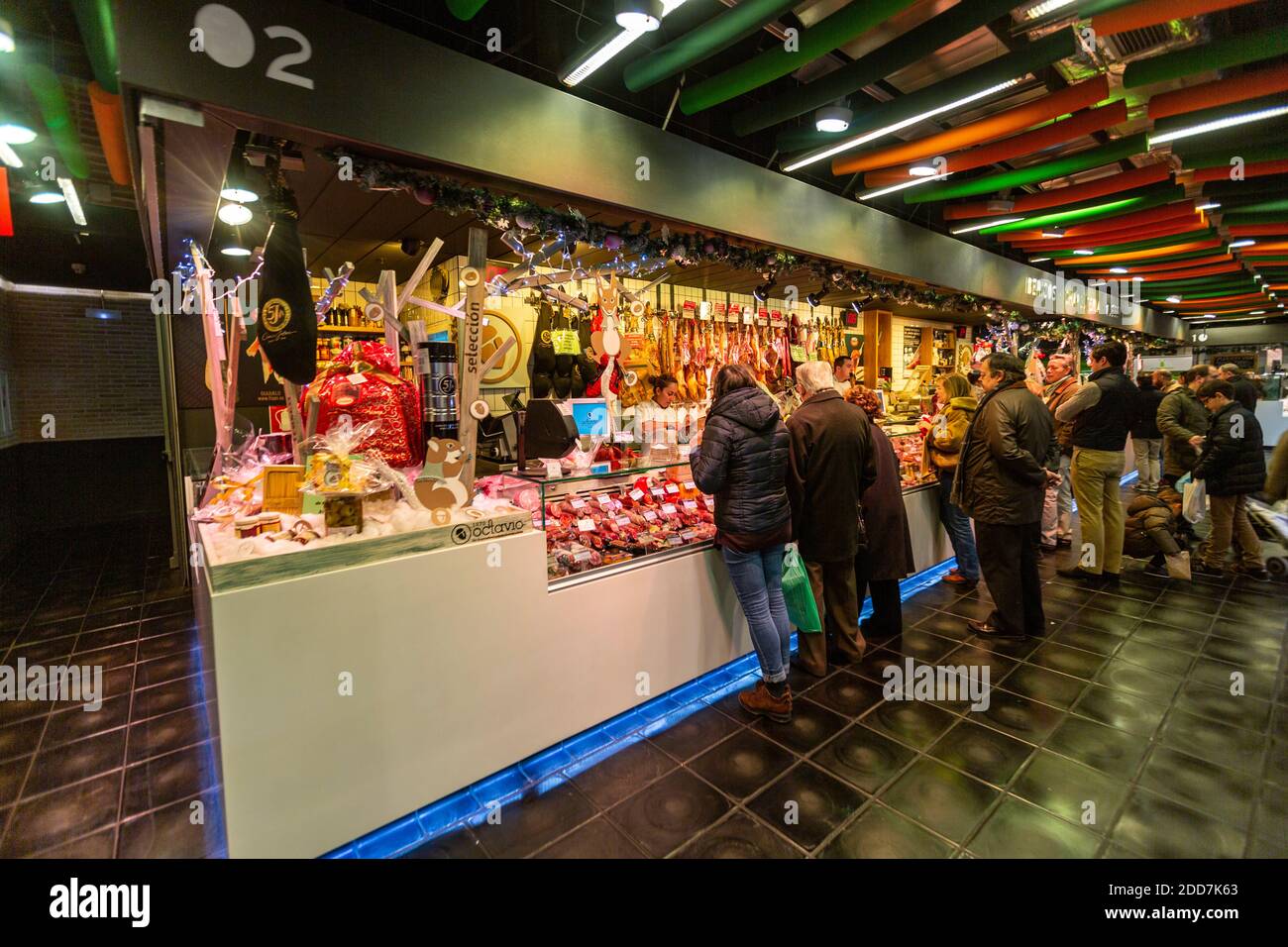 Stand selling jamon and chorizo hi-res stock photography and images - Alamy