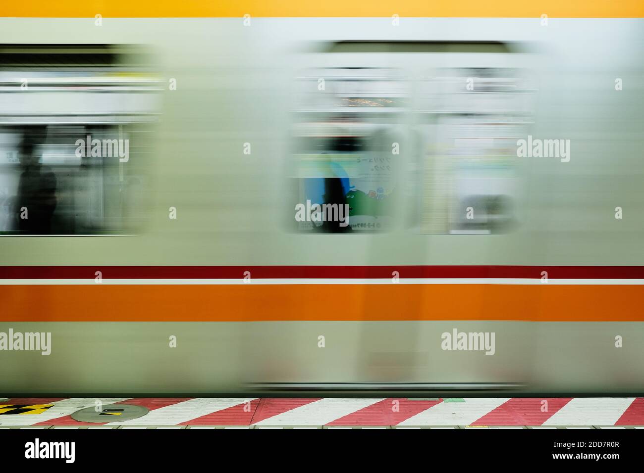 Train leaving a tunnel hi-res stock photography and images - Alamy