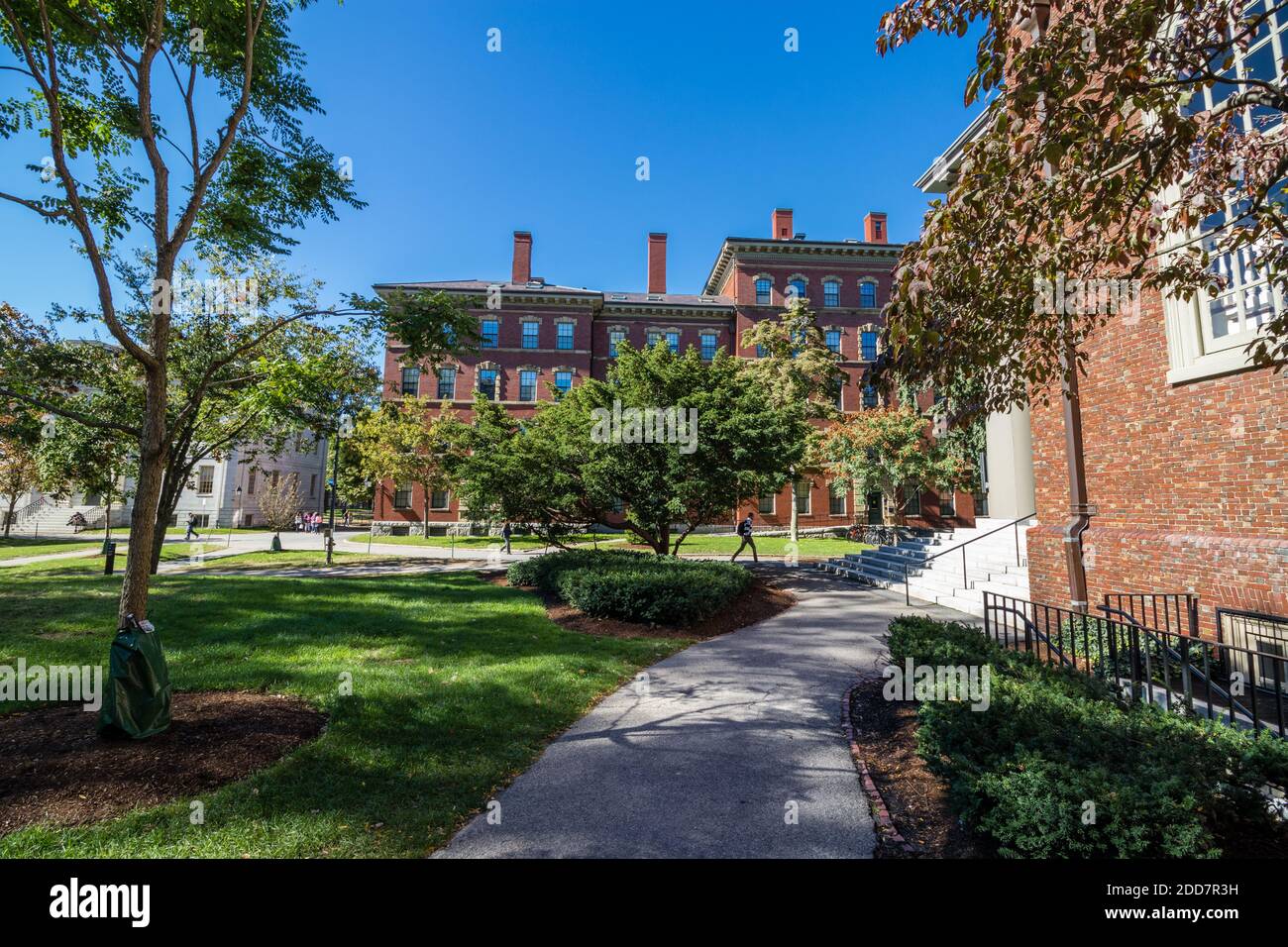 Research buildings hi-res stock photography and images - Alamy