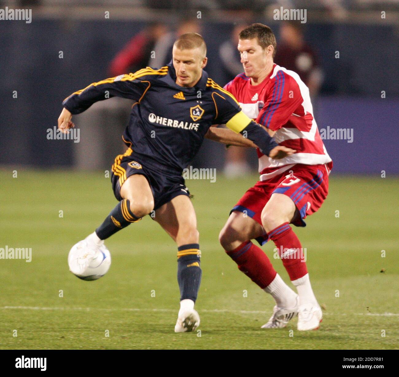 David beckham left foot hi-res stock photography and images - Alamy