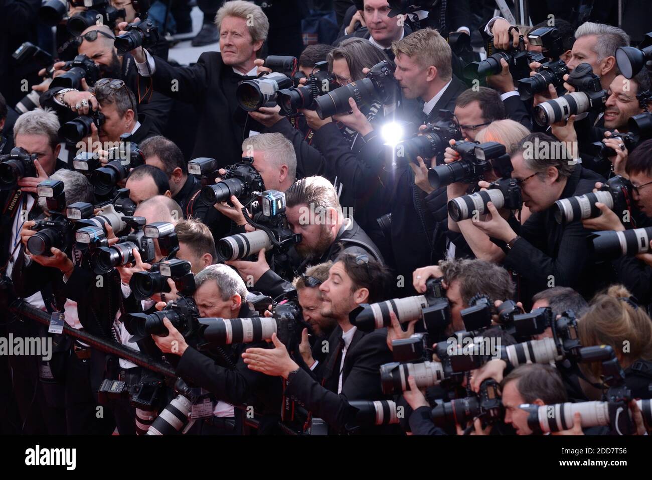 Photographers shooting during the Solo: A Star Wars Story Premiere held ...