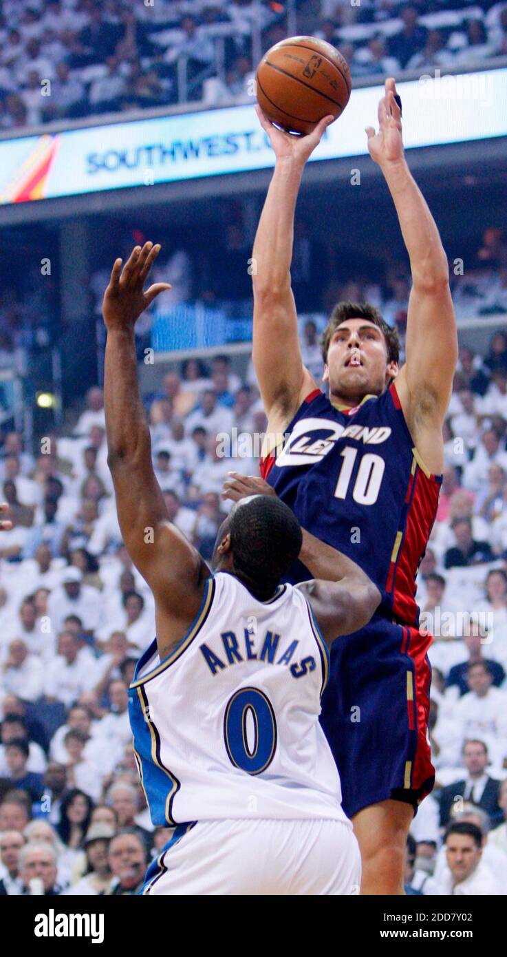 Wally basket hi-res stock photography and images - Alamy