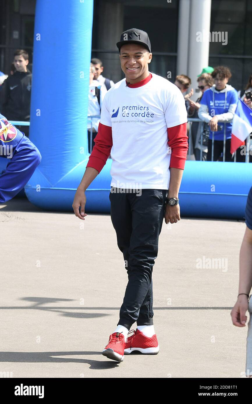 Kylian Mbappe attends 3000 children in support of Paris 2024 at Stade ...