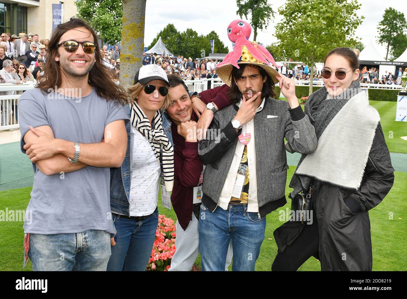 Singer David Boring and The Naive New Beaters band Eurobelix and Martin ...