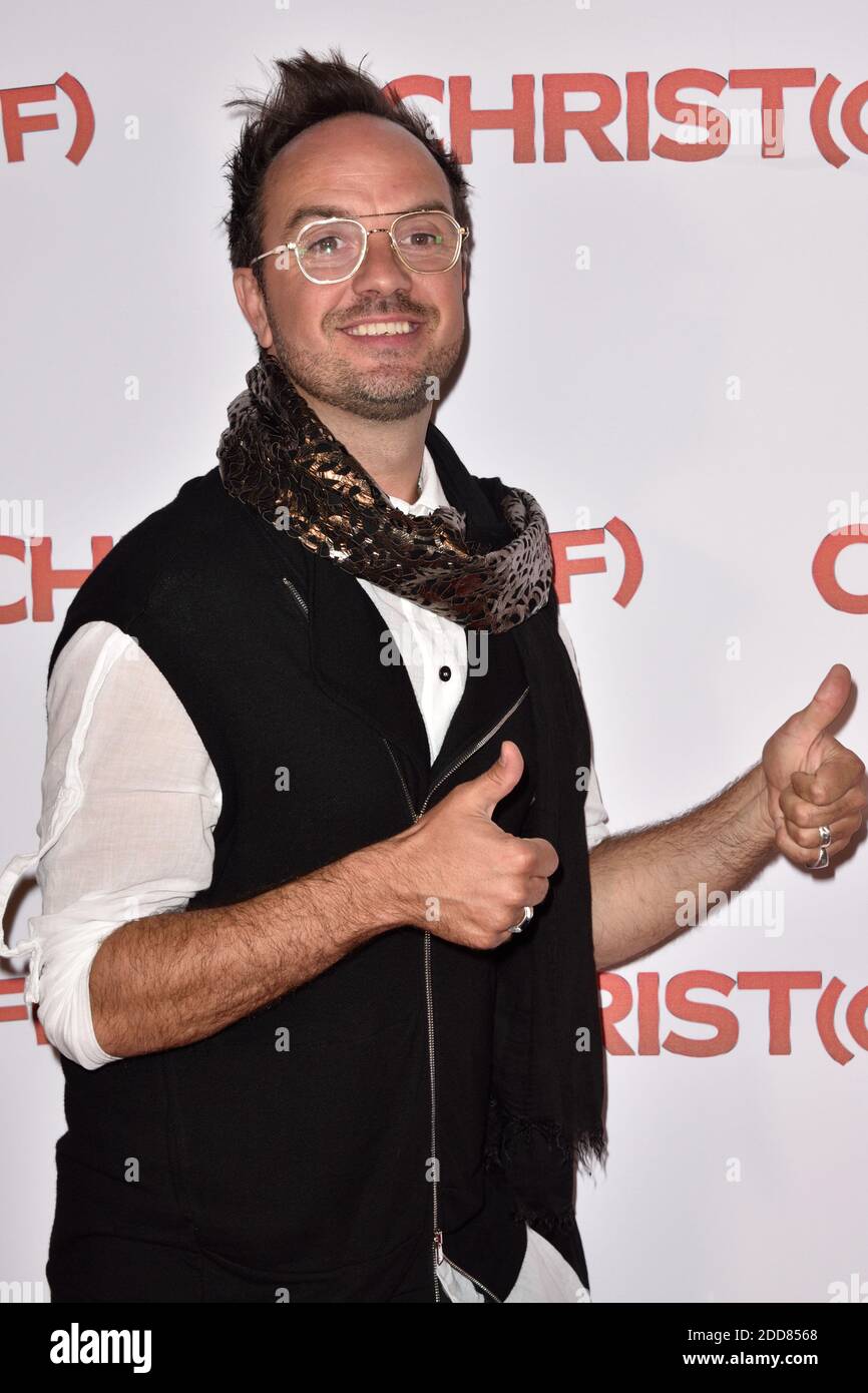 Anthony Lambert 'Jarry' assiste a la premiere de christ(off) a Paris ...