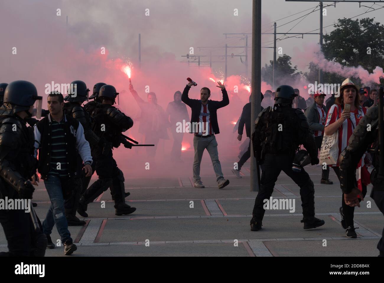 Ultras marseille hi-res stock photography and images - Alamy