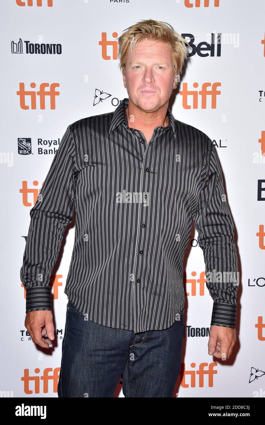 Jake busey predator hi-res stock photography and images - Alamy