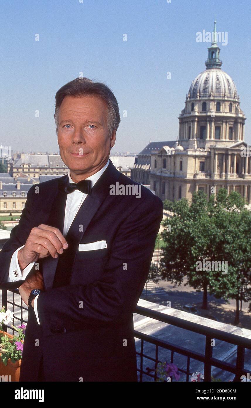 File photo taken in July 1987 of actor Jean Piat at home in Paris ...