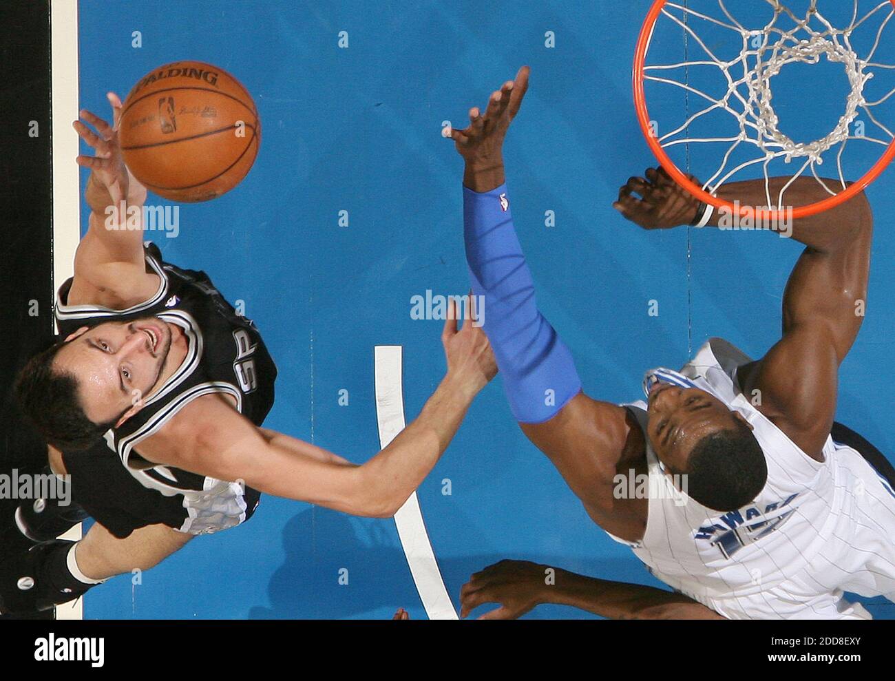 Dwight howard block hi-res stock photography and images - Alamy