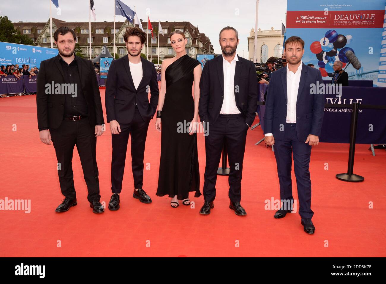 Karim Leklou, Francois Civil, Kate Moran, Cedric Kahn, Hubert Charuel ...