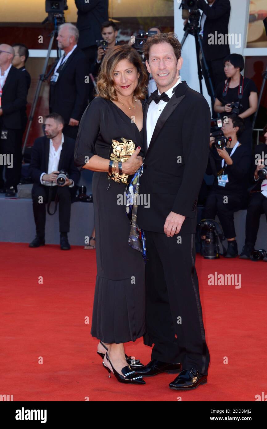 Lisa benavides tim blake nelson hi-res stock photography and images - Alamy