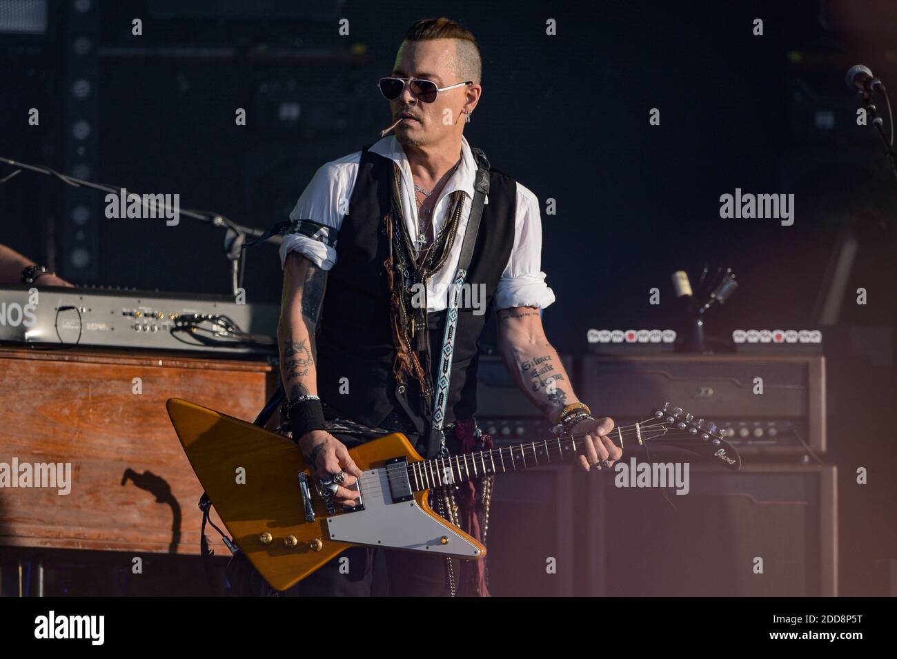Johnny Depp from Hollywood Vampires performing live on stage at ...