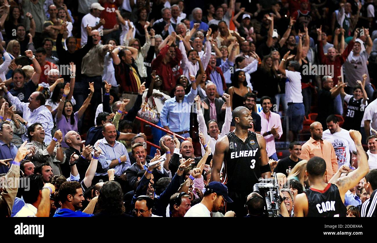 Dwyane wade and bulls hi-res stock photography and images - Alamy