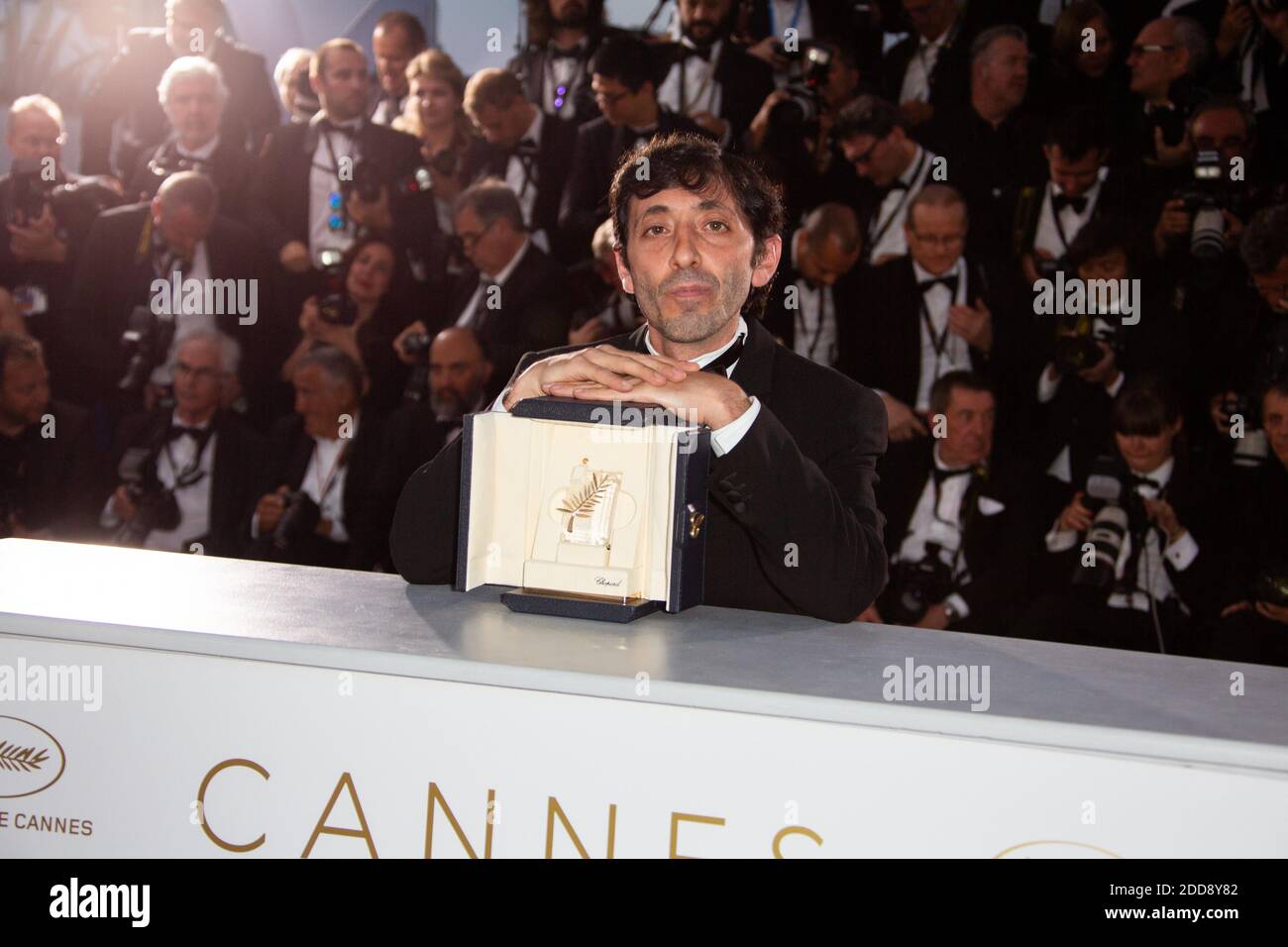 Actor Marcello Fonte poses with the Best Actor award for his role in ...