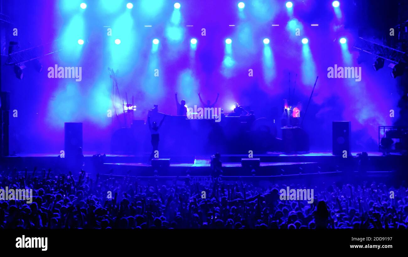 Atmosphere of Chinese Man's concert during the annual AIDS charity and ...