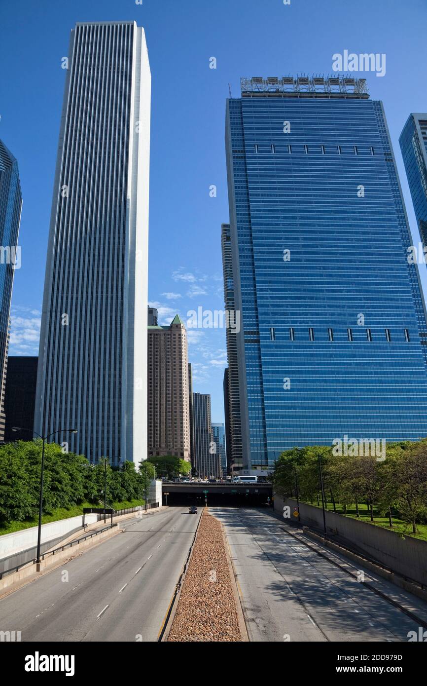 Columbus Drive viewed from BP Bridge in Millennium Park, Chicago ...