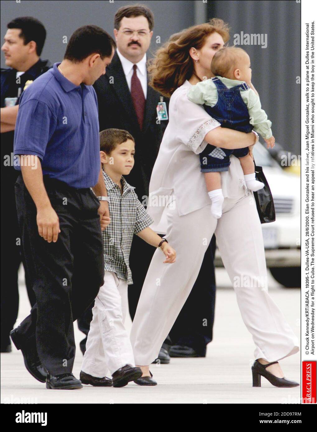 2000 elian gonzalez hi-res stock photography and images - Alamy