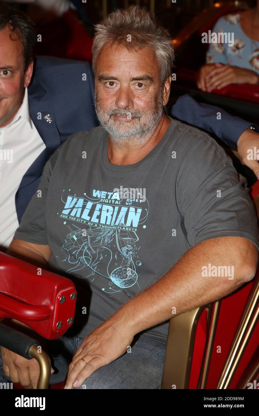 Cancan coaster hi-res stock photography and images - Alamy