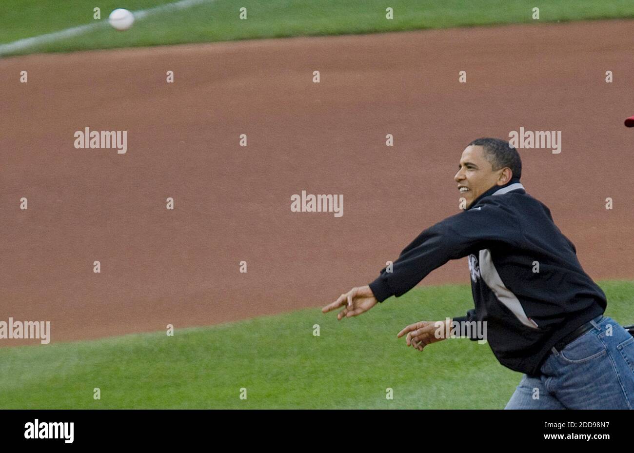 Usa president first pitch baseball hi-res stock photography and images ...
