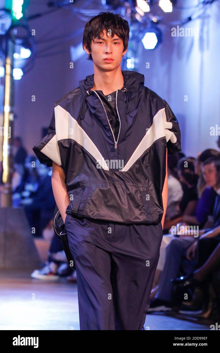 A model walks the runway during the Cerruti 1881 Menswear Spring/Summer ...