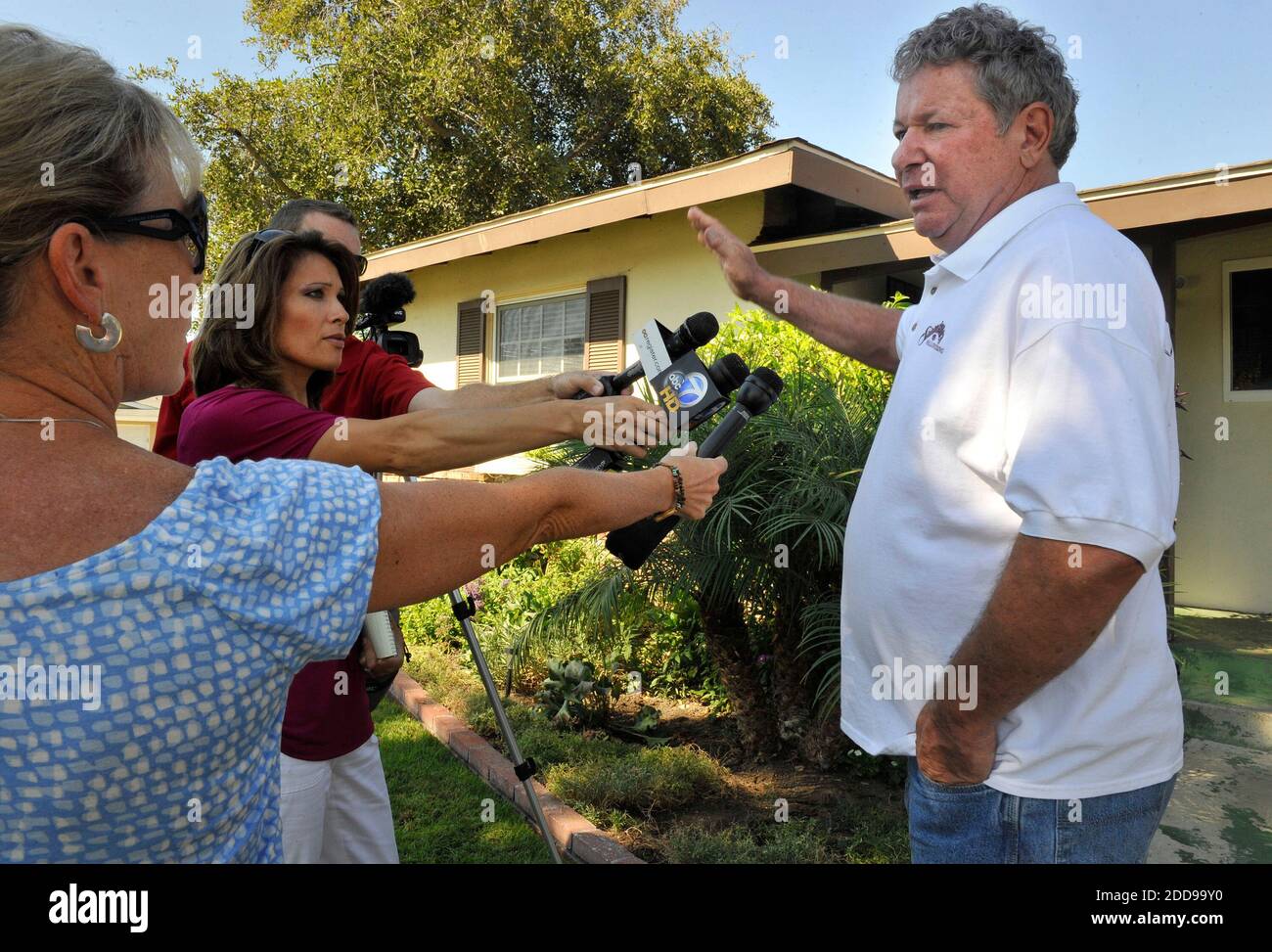 NO FILM, NO VIDEO, NO TV, NO DOCUMENTARY - Reporters interview William ...