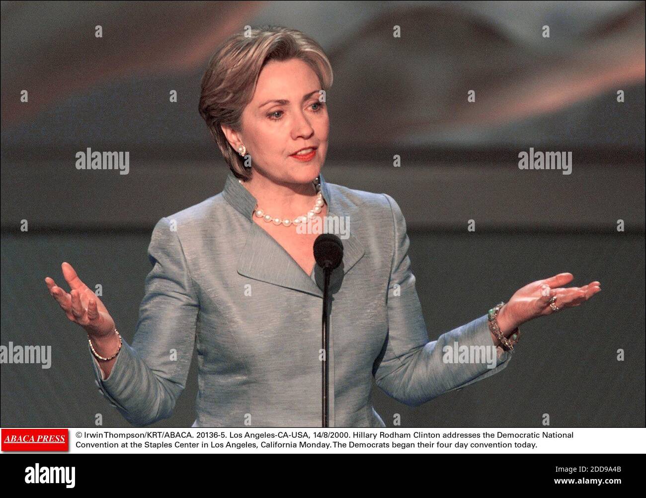 Hillary clinton in 2000 hi-res stock photography and images - Alamy