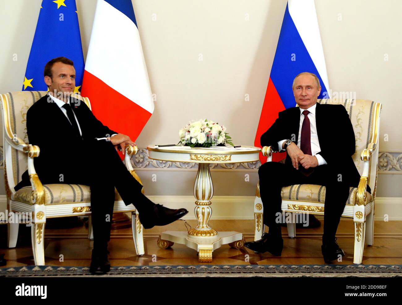 Russian President Vladimir Putin meets with his French counterpart ...