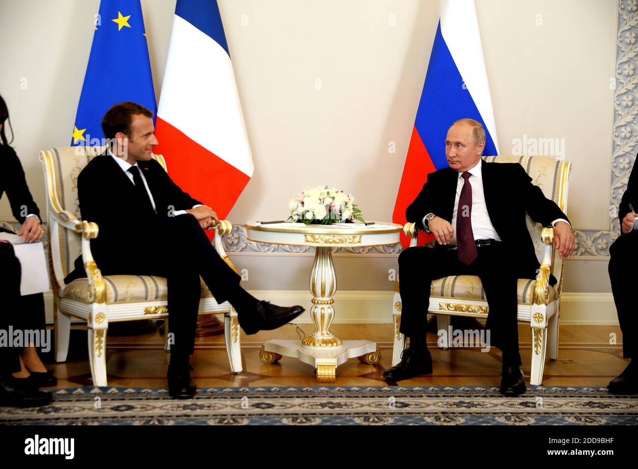 Russian President Vladimir Putin meets with his French counterpart ...