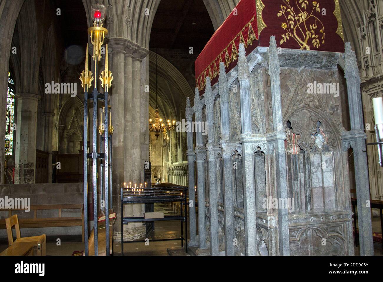 The shrine of st alban in st albans cathedral hi-res stock photography ...
