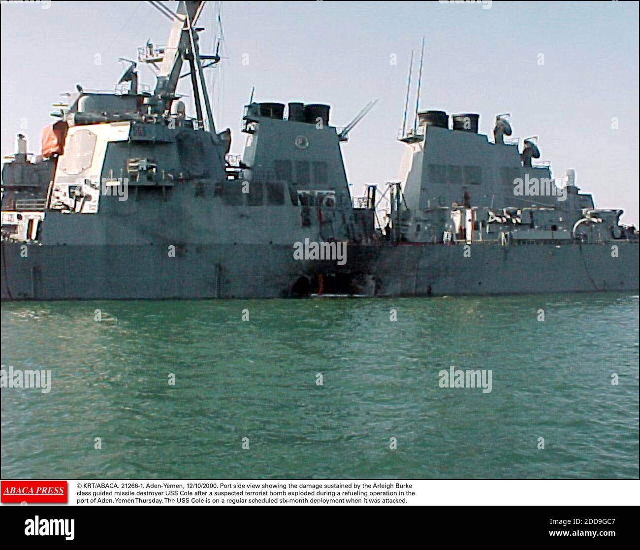 Arleigh burke destroyer side view hi-res stock photography and images ...