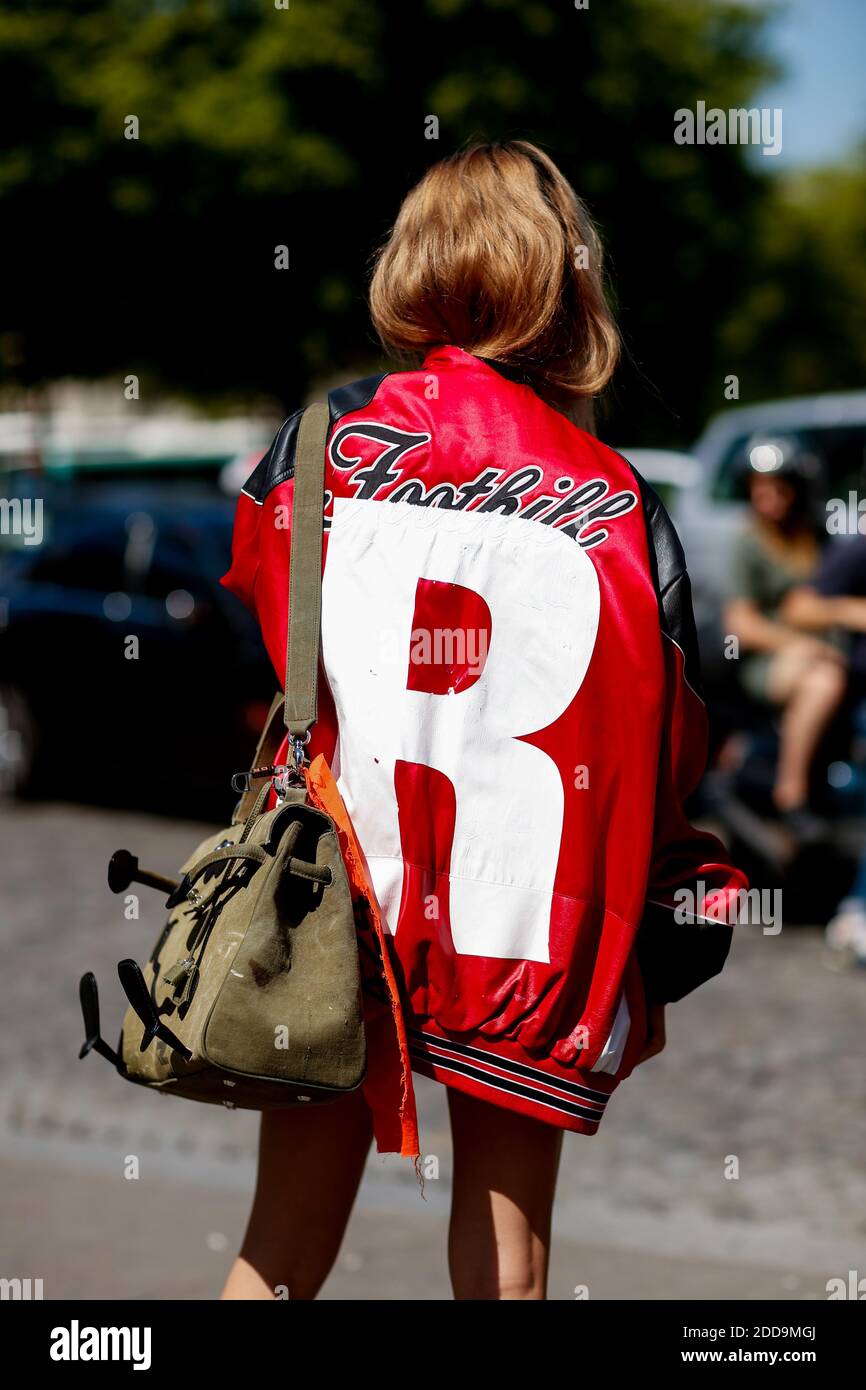 Street style, Marx Mae arriving at Off White Spring-Summer 2019 ...