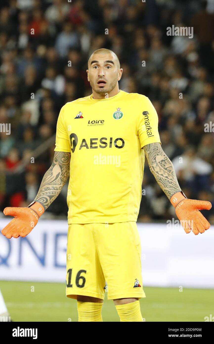 Saint-Etienne's Stephane Ruffier during the Ligue 1 Paris Saint-Germain ...