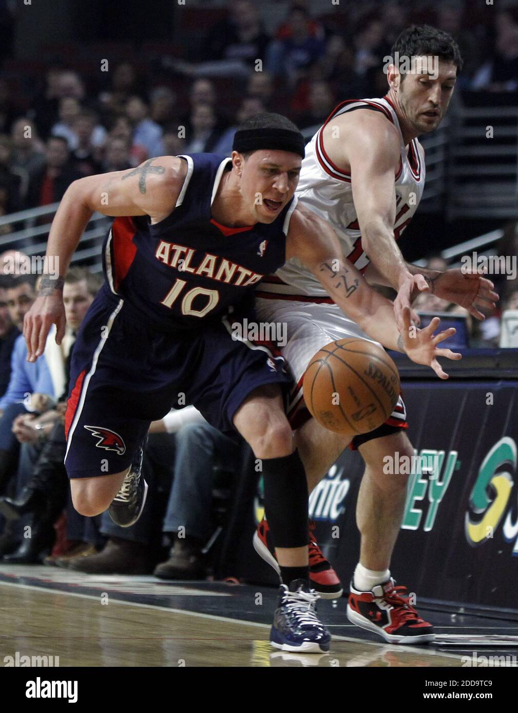 NO FILM, NO VIDEO, NO TV, NO DOCUMENTARY - Atlanta Hawks' Mike Bibby ...