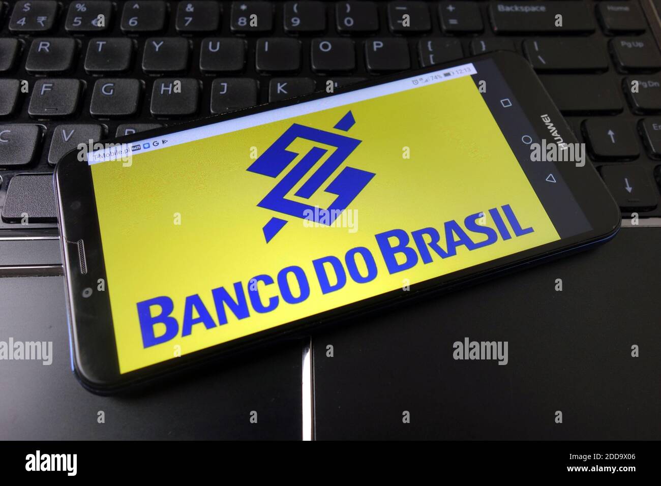 Banco do brasil logo hi-res stock photography and images - Alamy